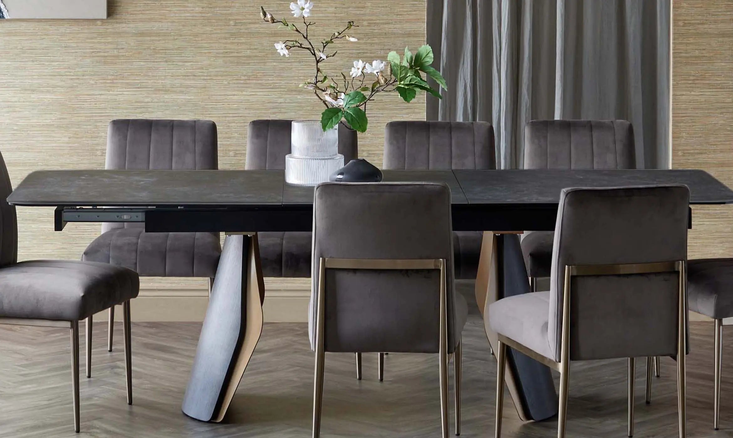 Bronze Brilliance: Embracing the Warmth of Bronze in Contemporary Déco ...