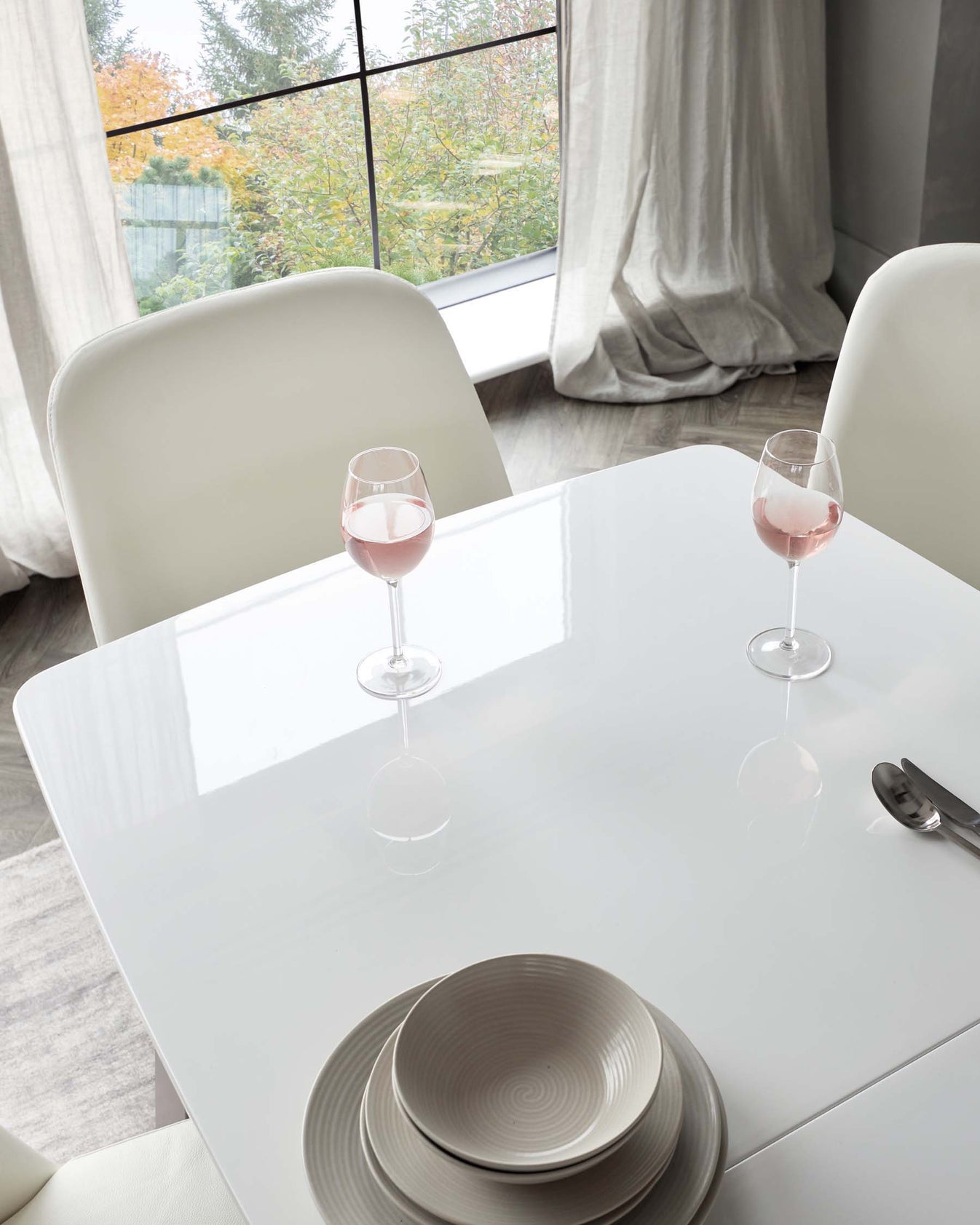 Assi White Gloss Extending 6 to 8 Seater Dining Table by Danetti