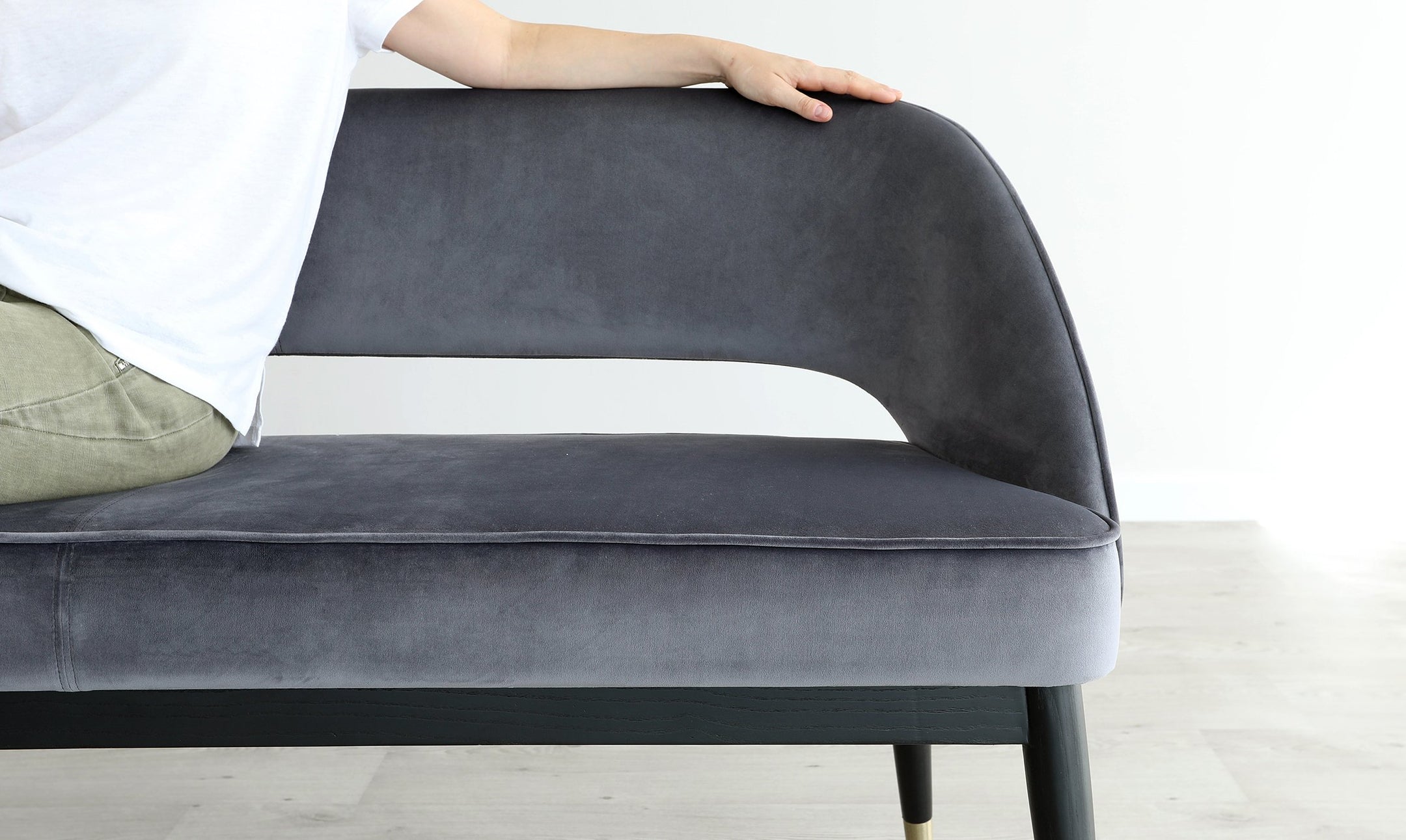 Clover Dark Grey Velvet Dining Bench With Backrest – Danetti