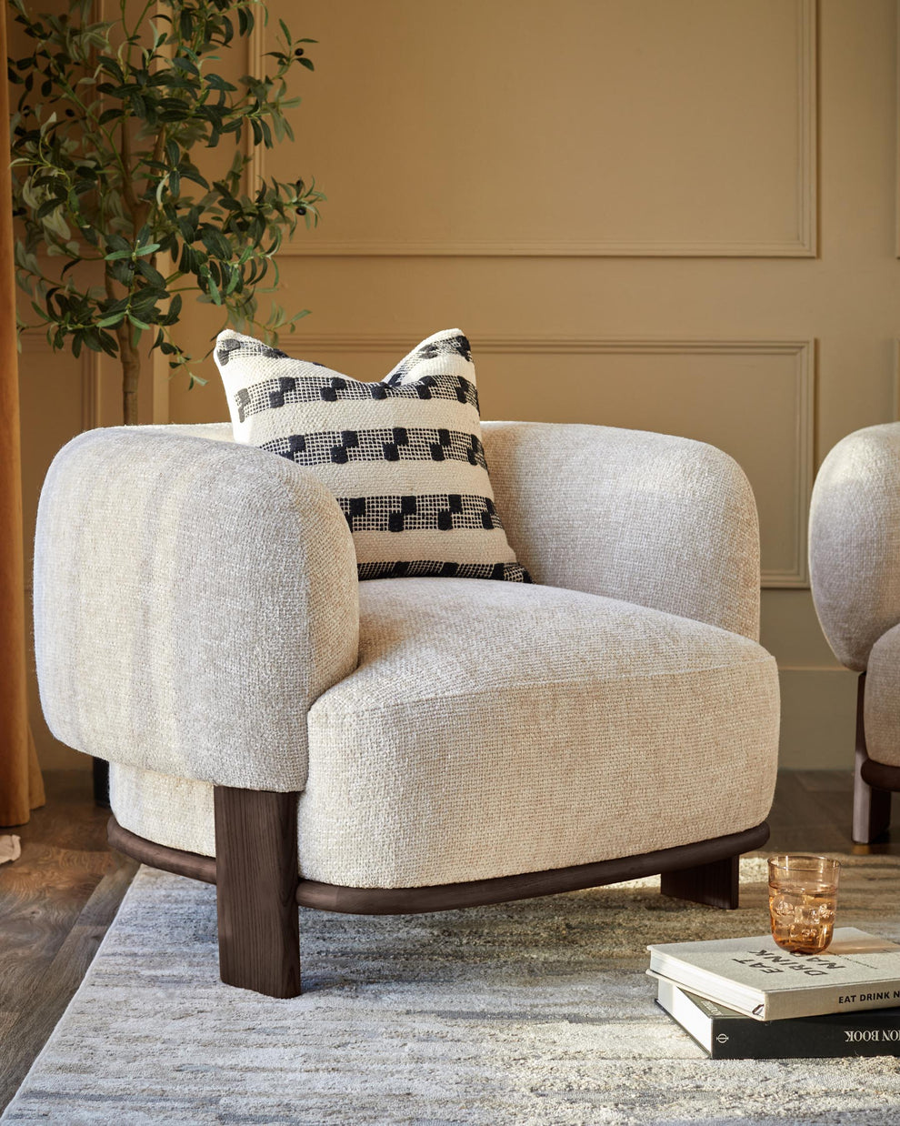 Florence natural fabric with dark wood armchair – Danetti