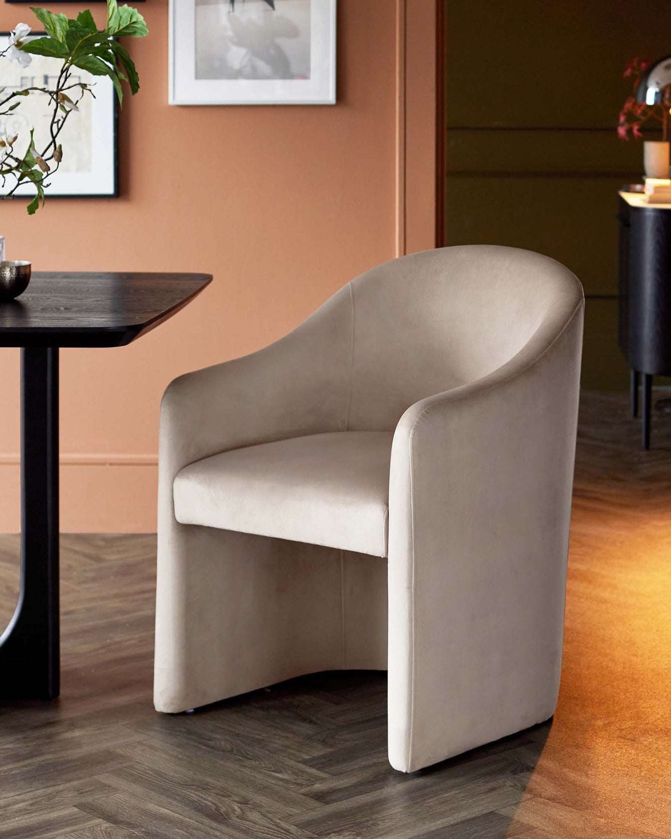 Freya champagne velvet dining chair – Danetti