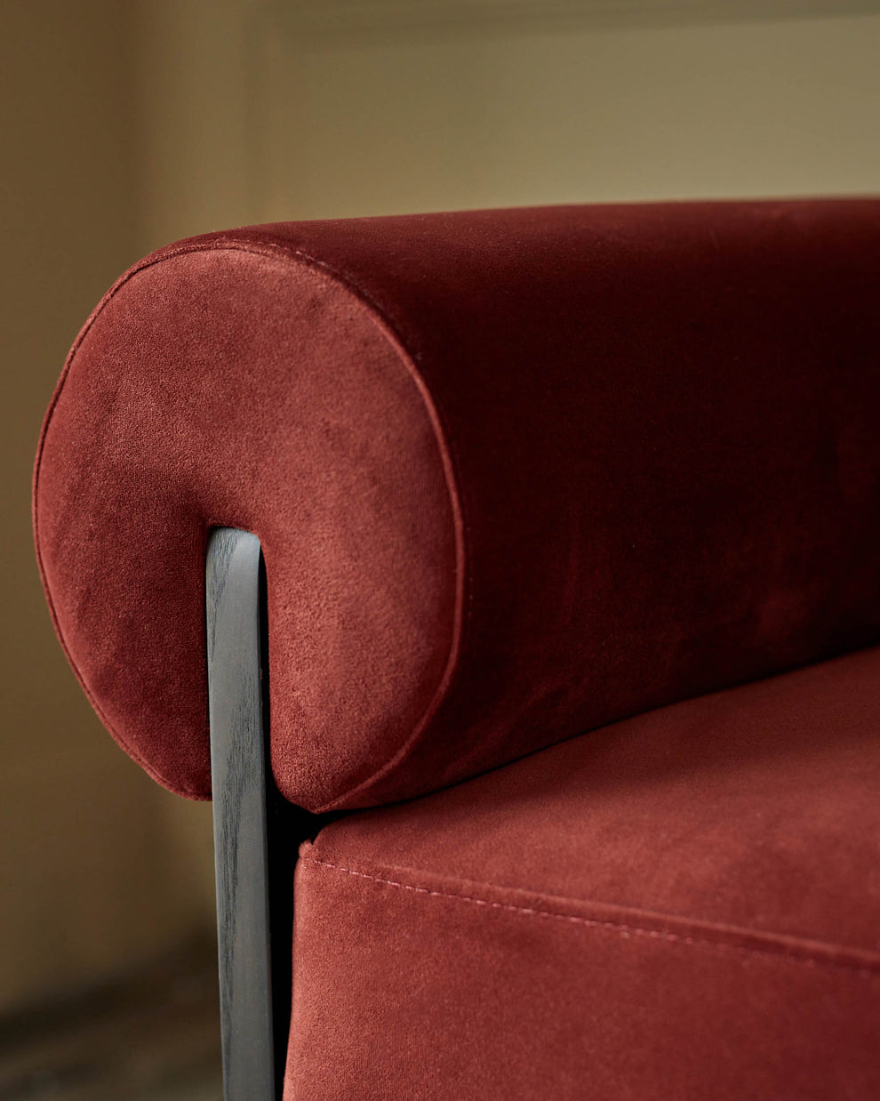 Maeve toffee red velvet day bed bench – Danetti