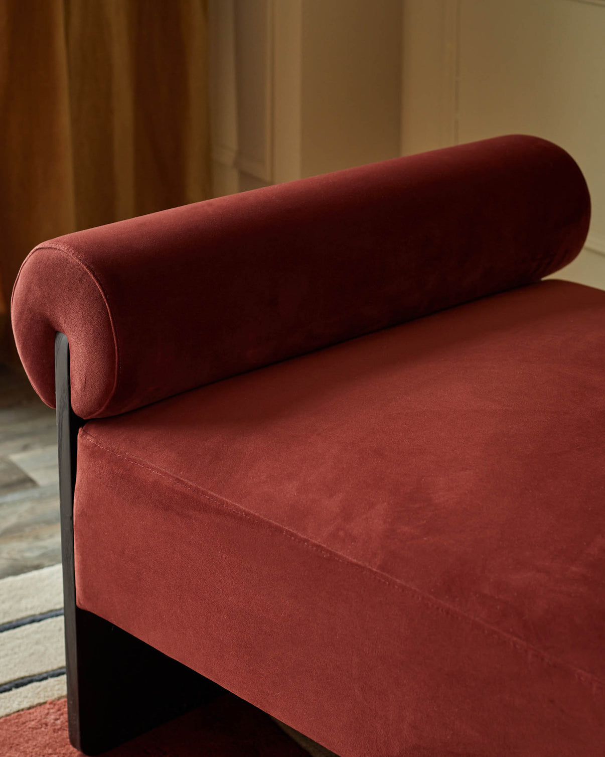 Maeve toffee red velvet day bed bench – Danetti
