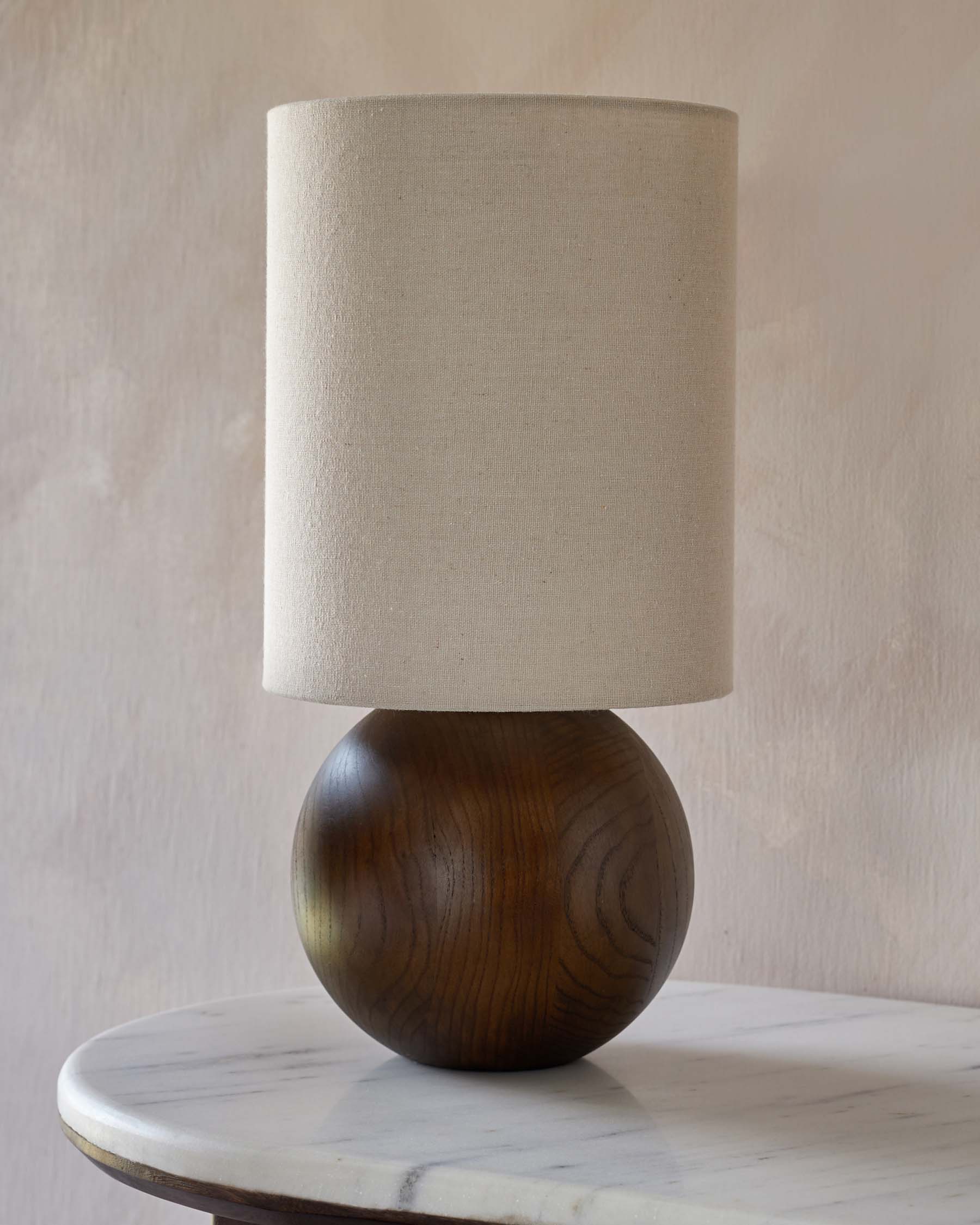 Orlan natural linen and dark wood table lamp – Danetti