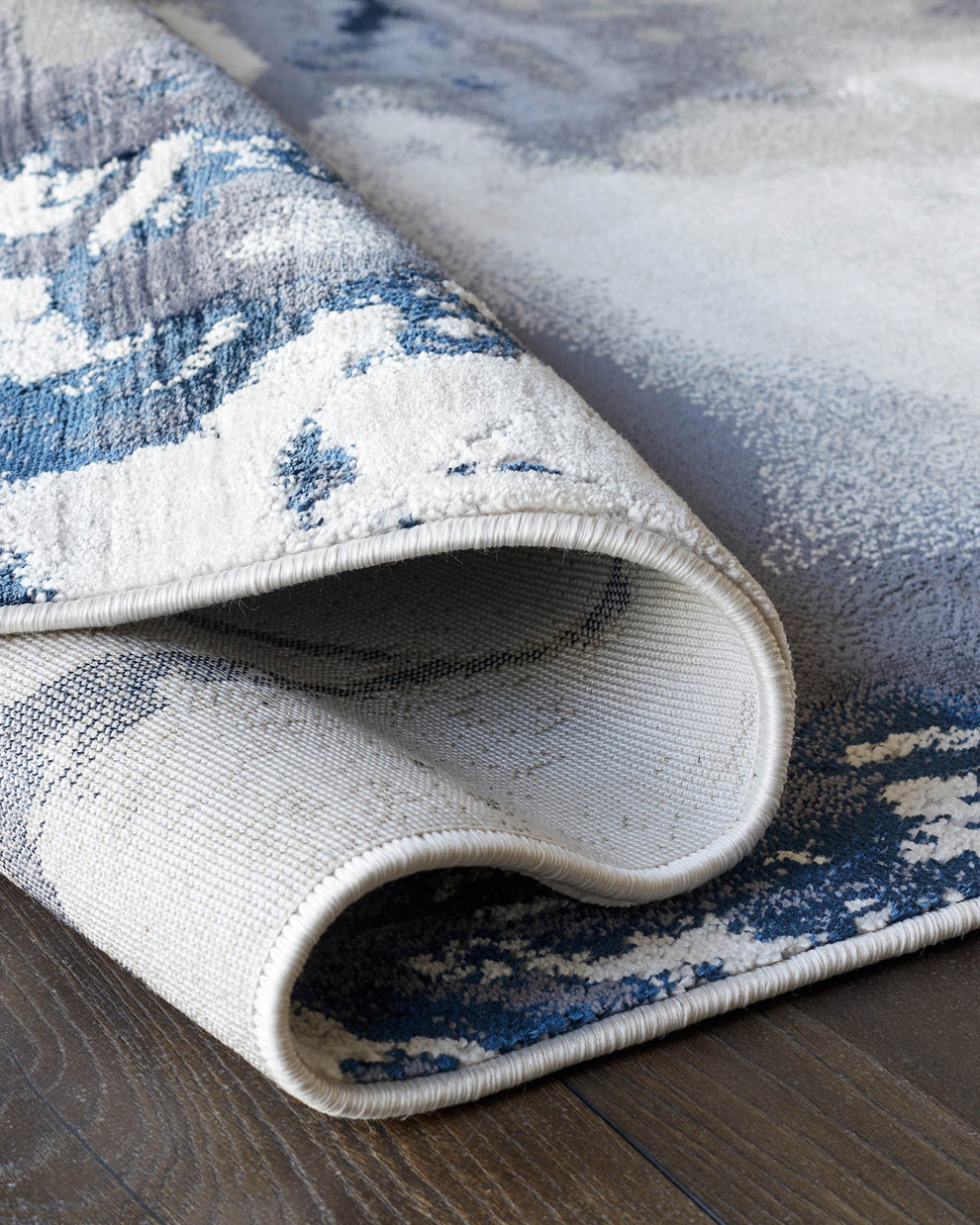 Perla dark navy textured medium rug – Danetti