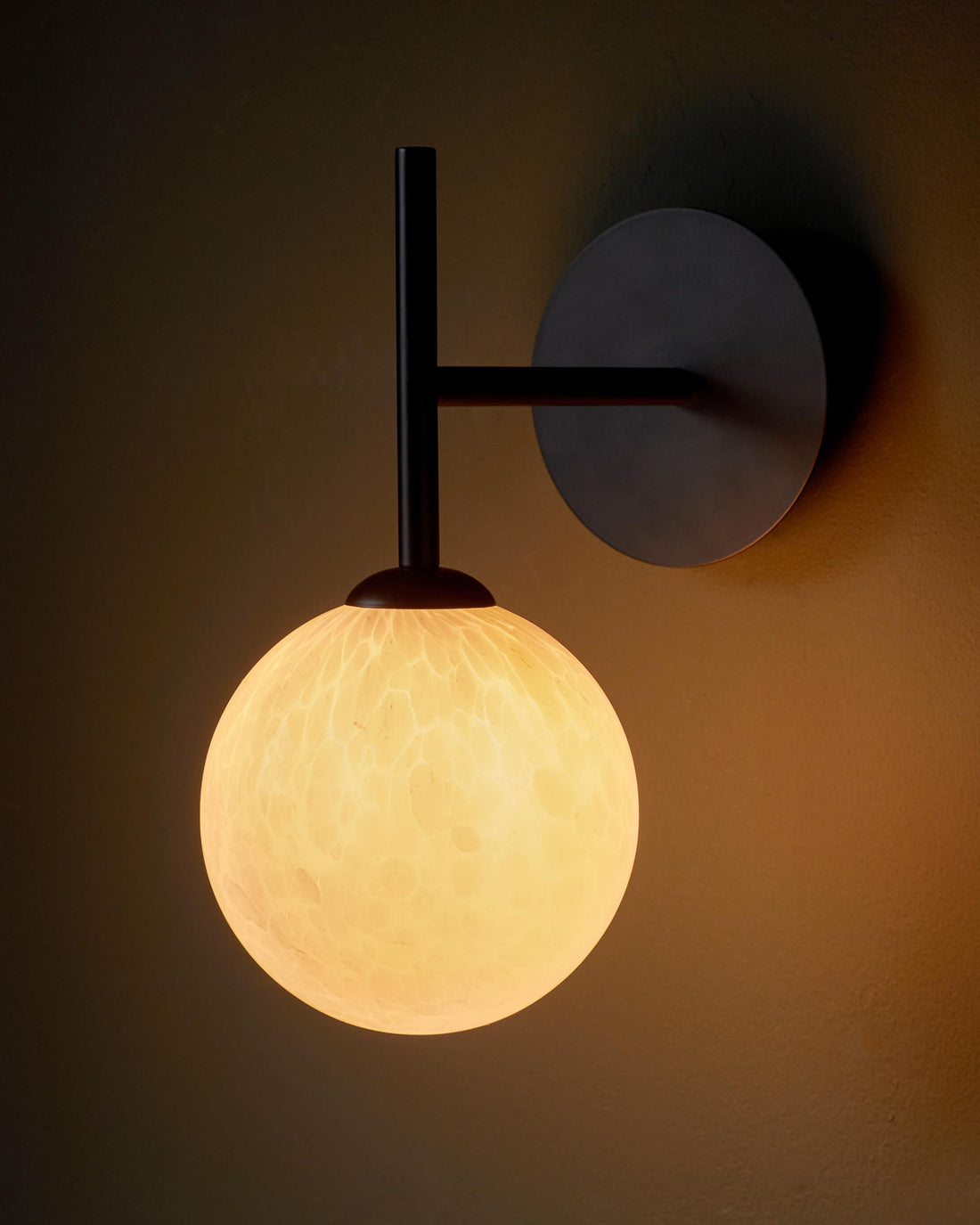 Riley marble look glass wall light – Danetti