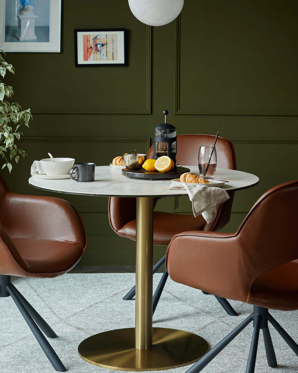 Romeo Ceramic Marble Round Pedestal Table | Danetti