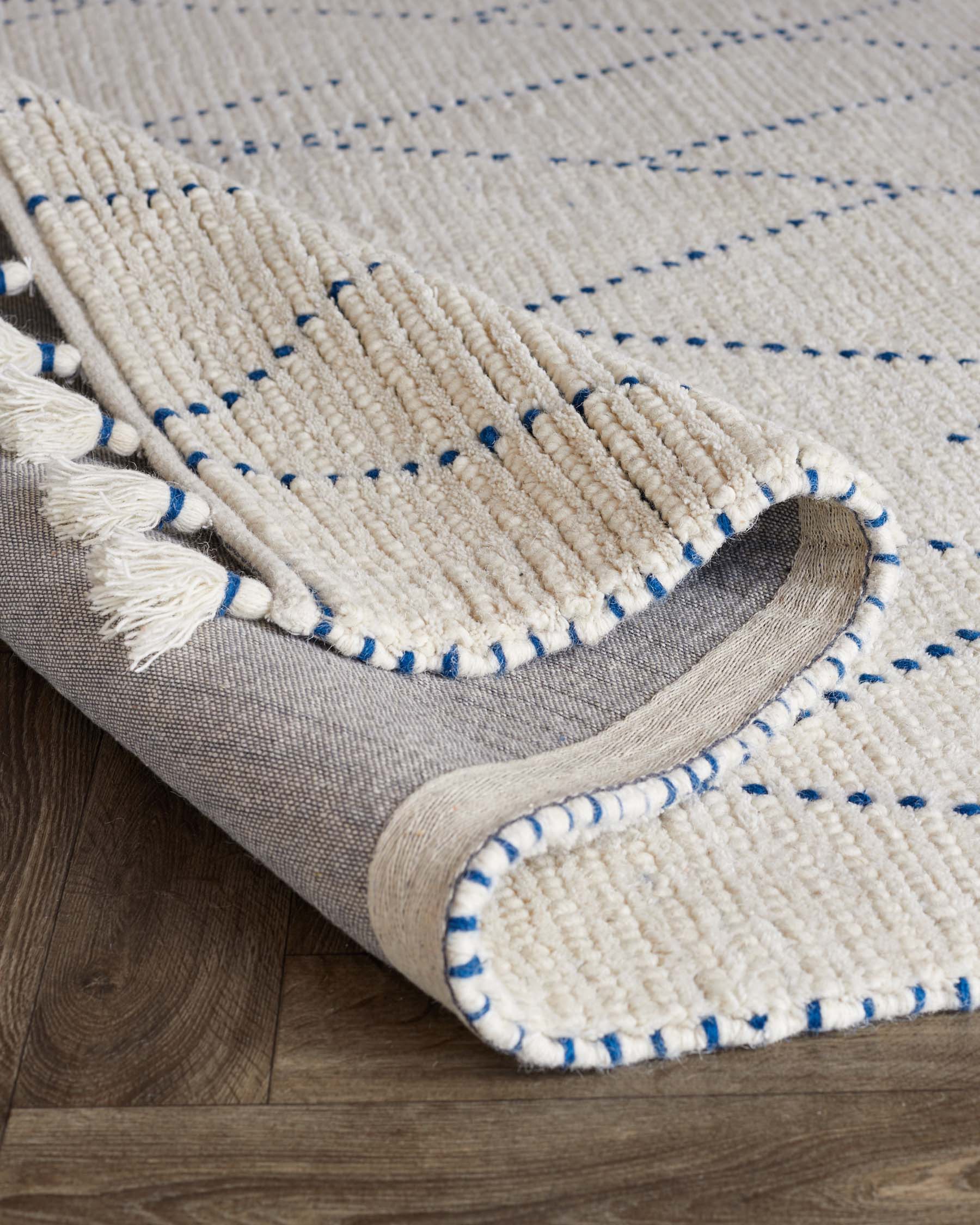 Salma Medium Flat Weave Wool Rug Cream and Blue – Danetti