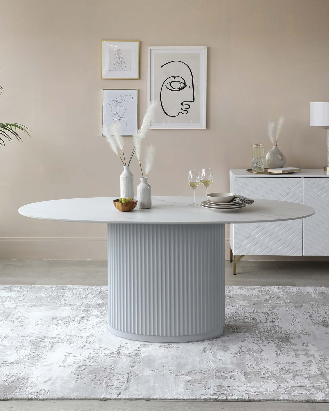 Austin Ceramic fluted dining table | Danetti