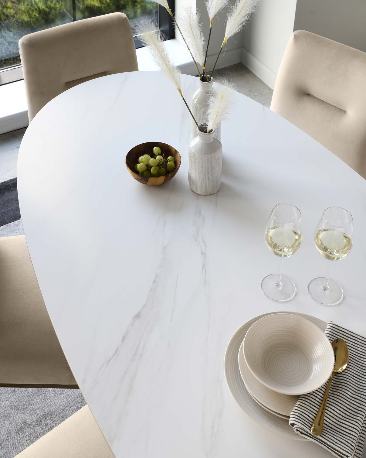 Austin Ceramic fluted dining table | Danetti