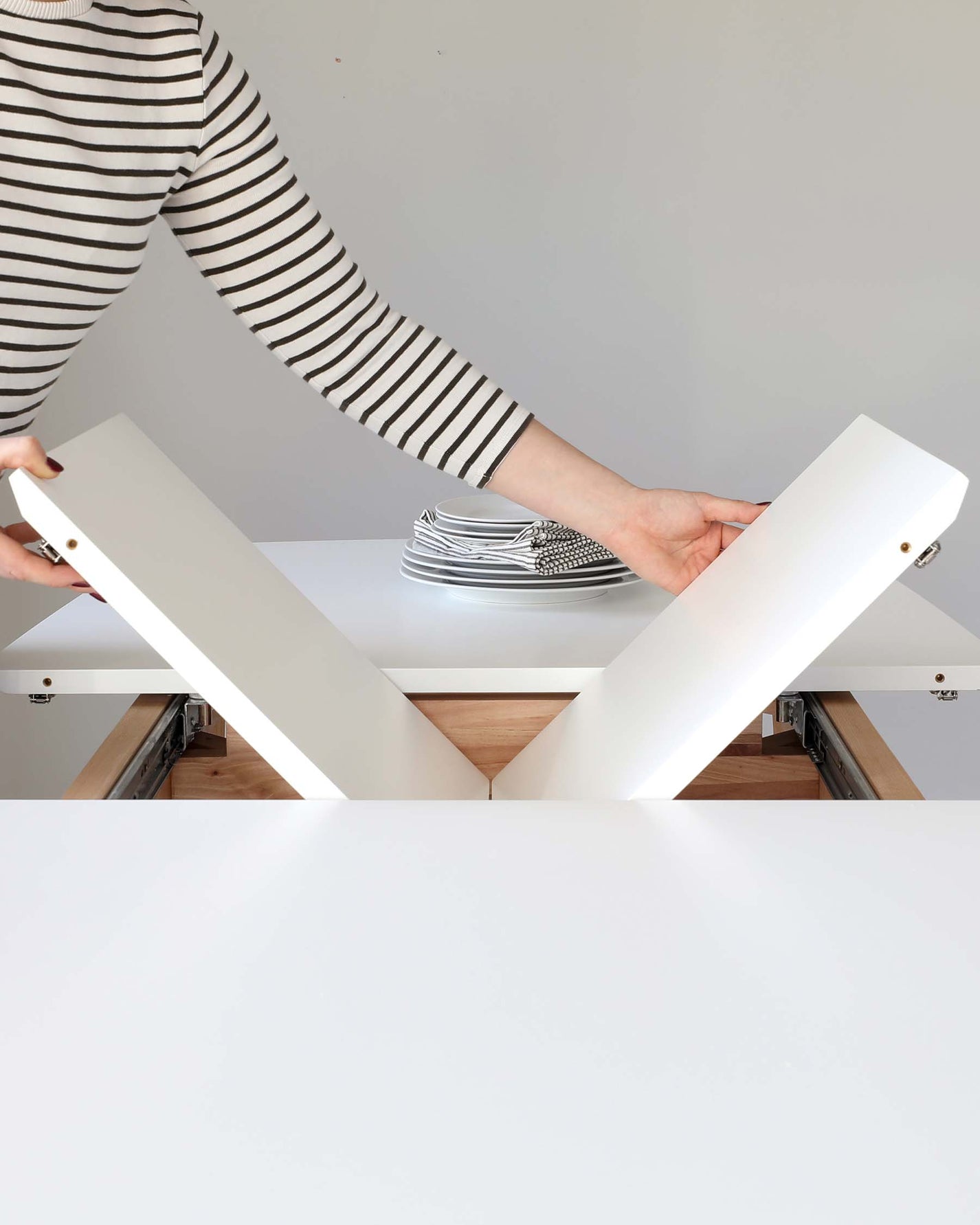 White Scandi Extendable Dining Table with Oak Legs from Danetti