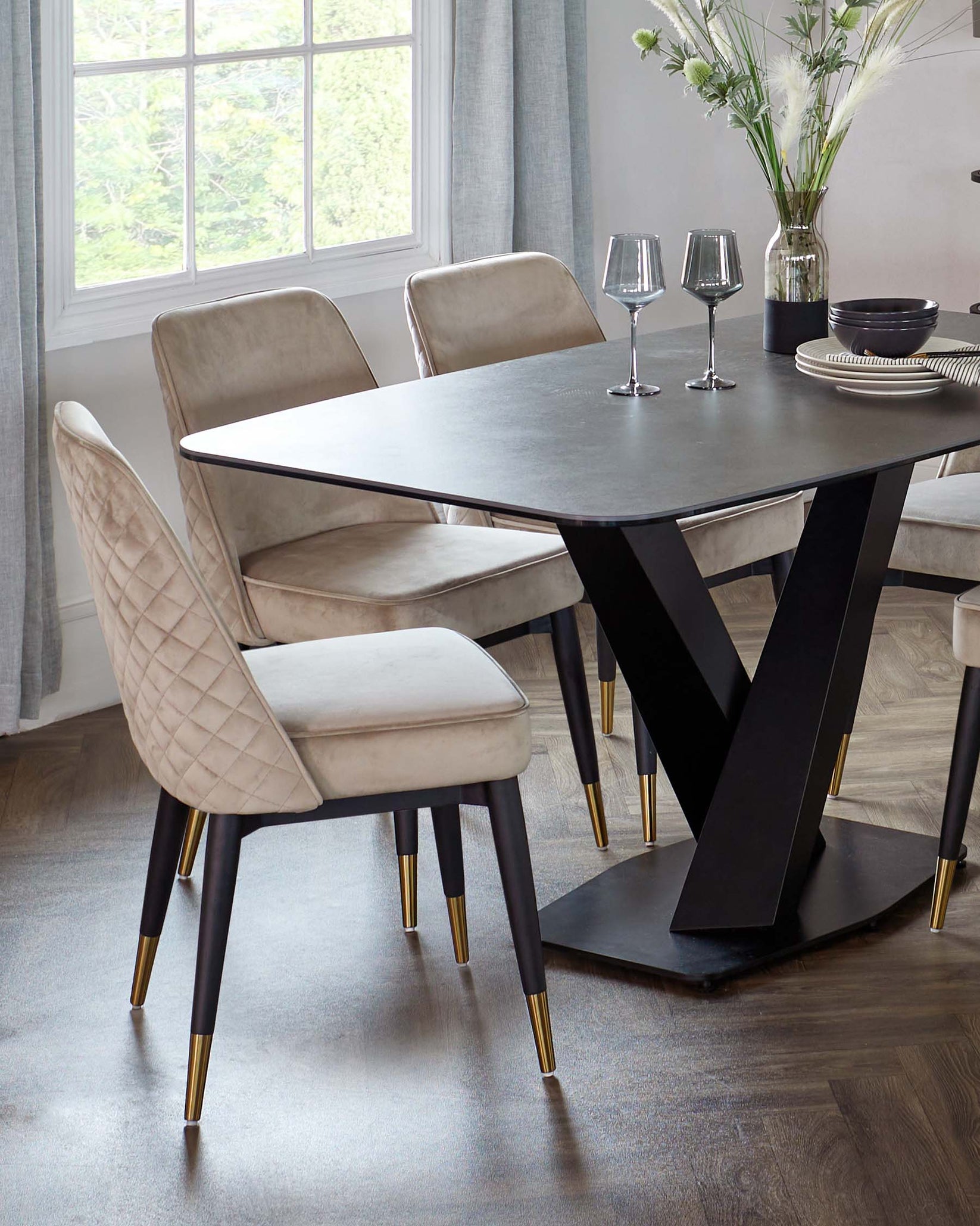 Mae Champagne Velvet Dining Chair – Danetti