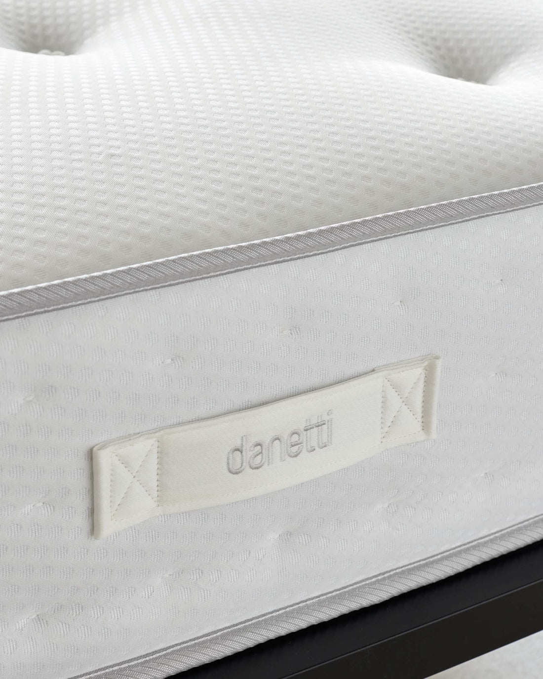 Classic Comfort 1000 Pocket Spring King Mattress by Danetti