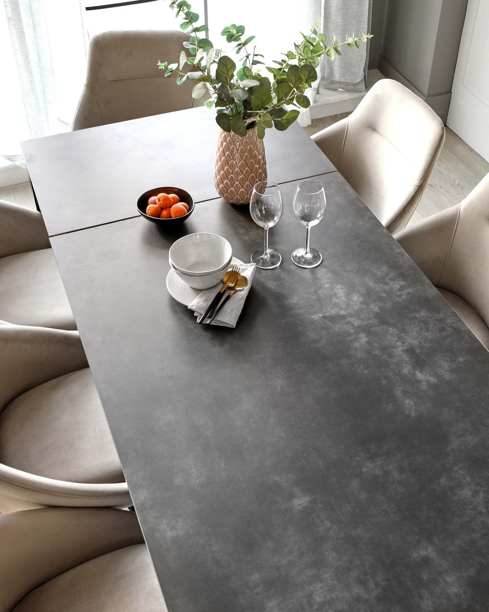 Louis Dark Grey Ceramic Extending Dining Table | Danetti