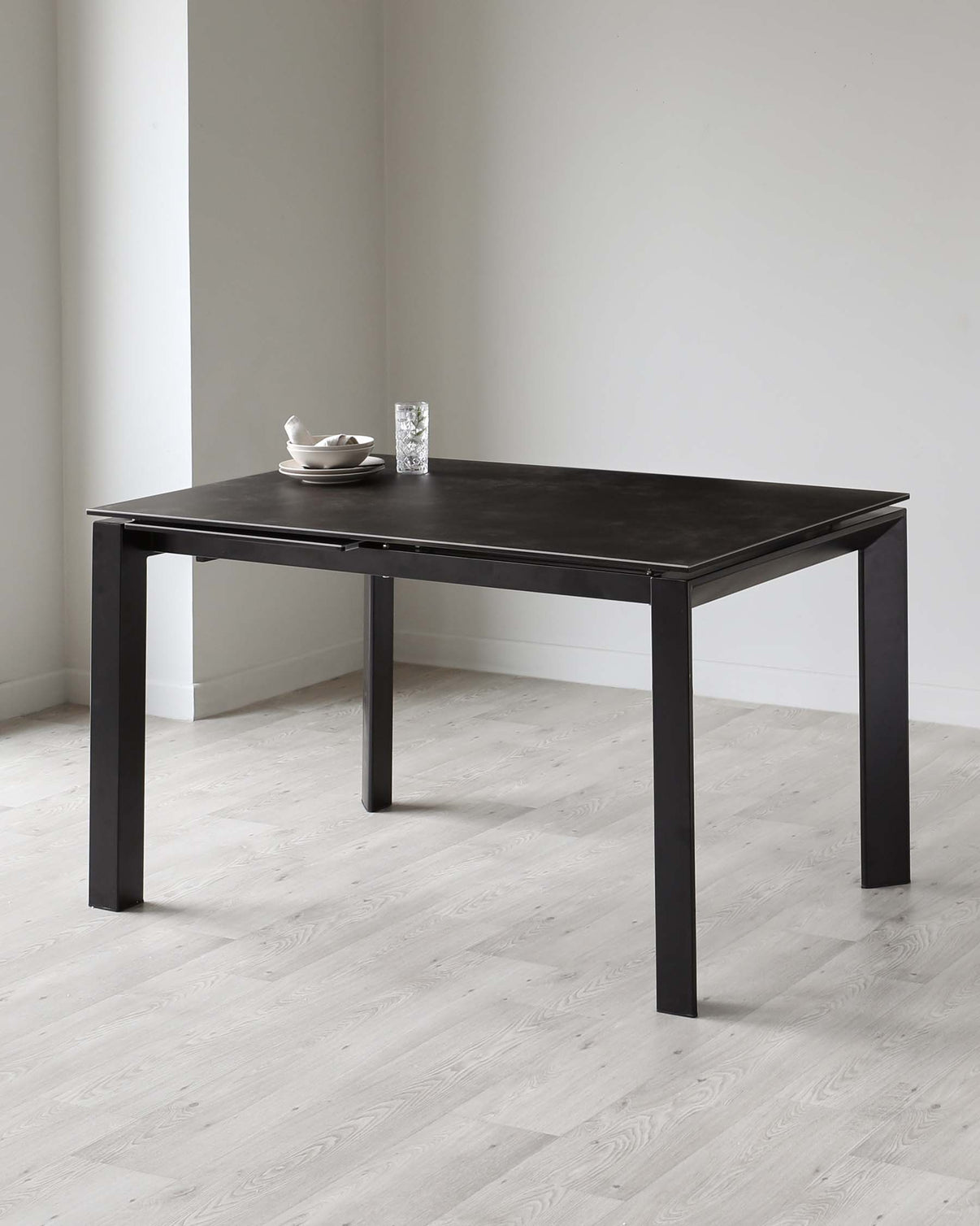 Louis Dark Grey Ceramic Extending Dining Table | Danetti