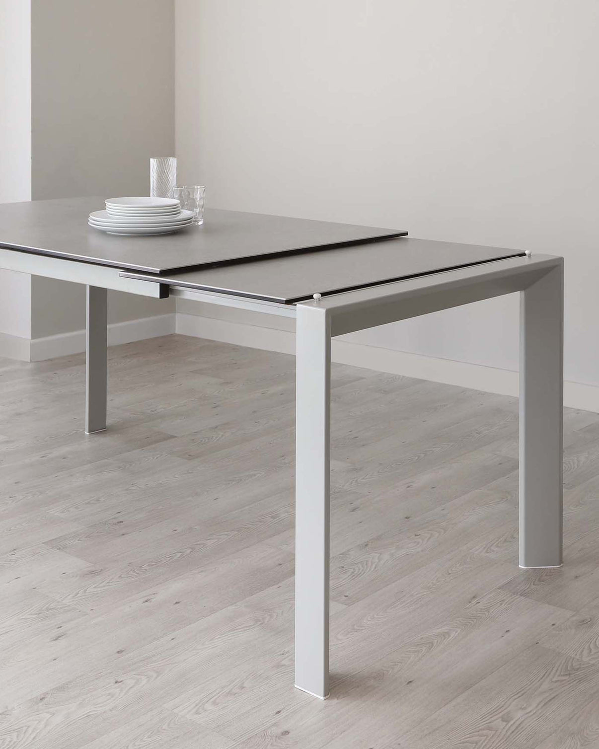 Louis Light Grey Ceramic Extending Dining Table | Danetti