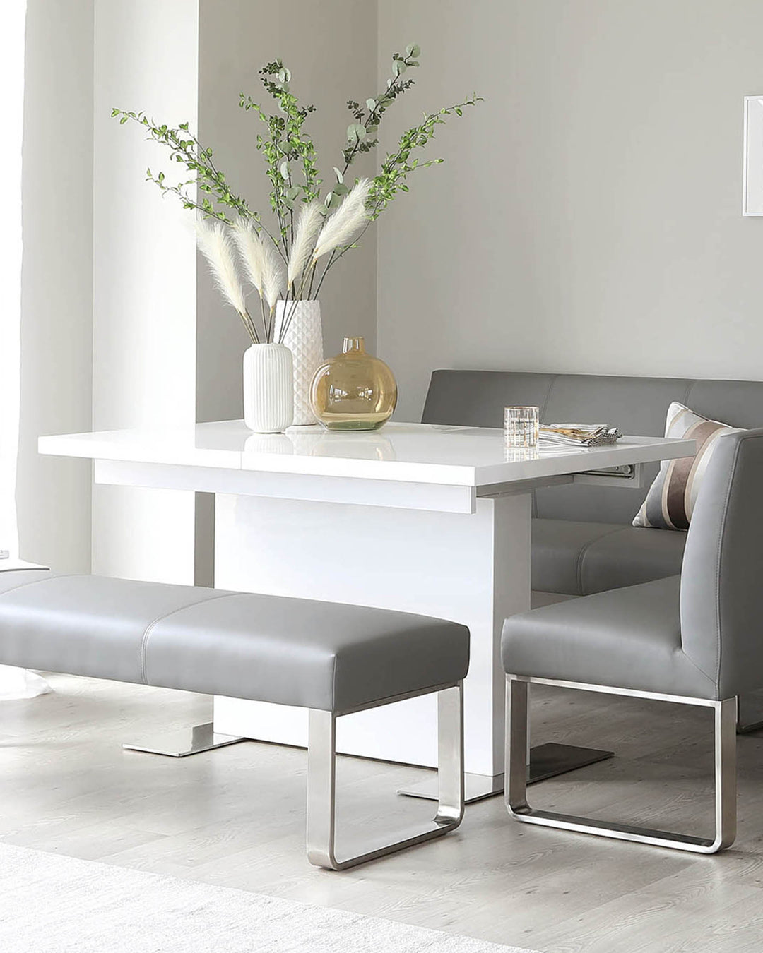 Small Extending Gloss White Dining Table from Danetti